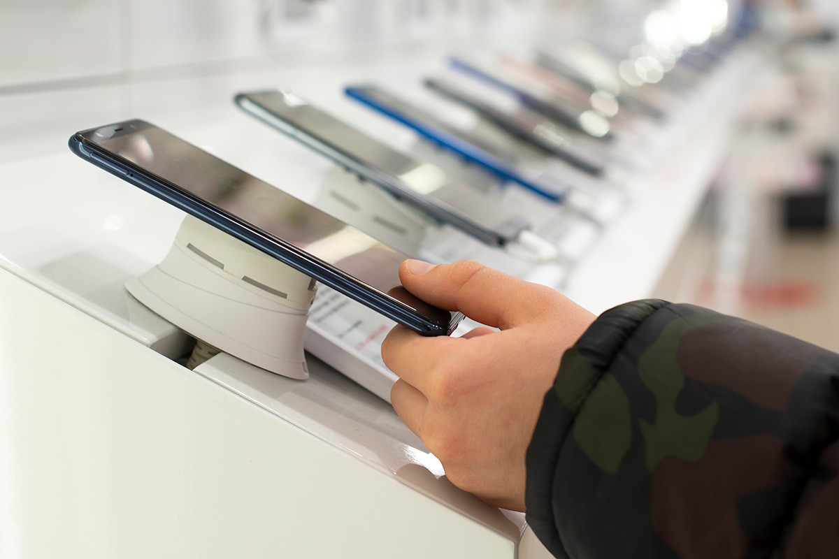 ICT Business | Premium Smartphone Market Continues to See Record Sales ...