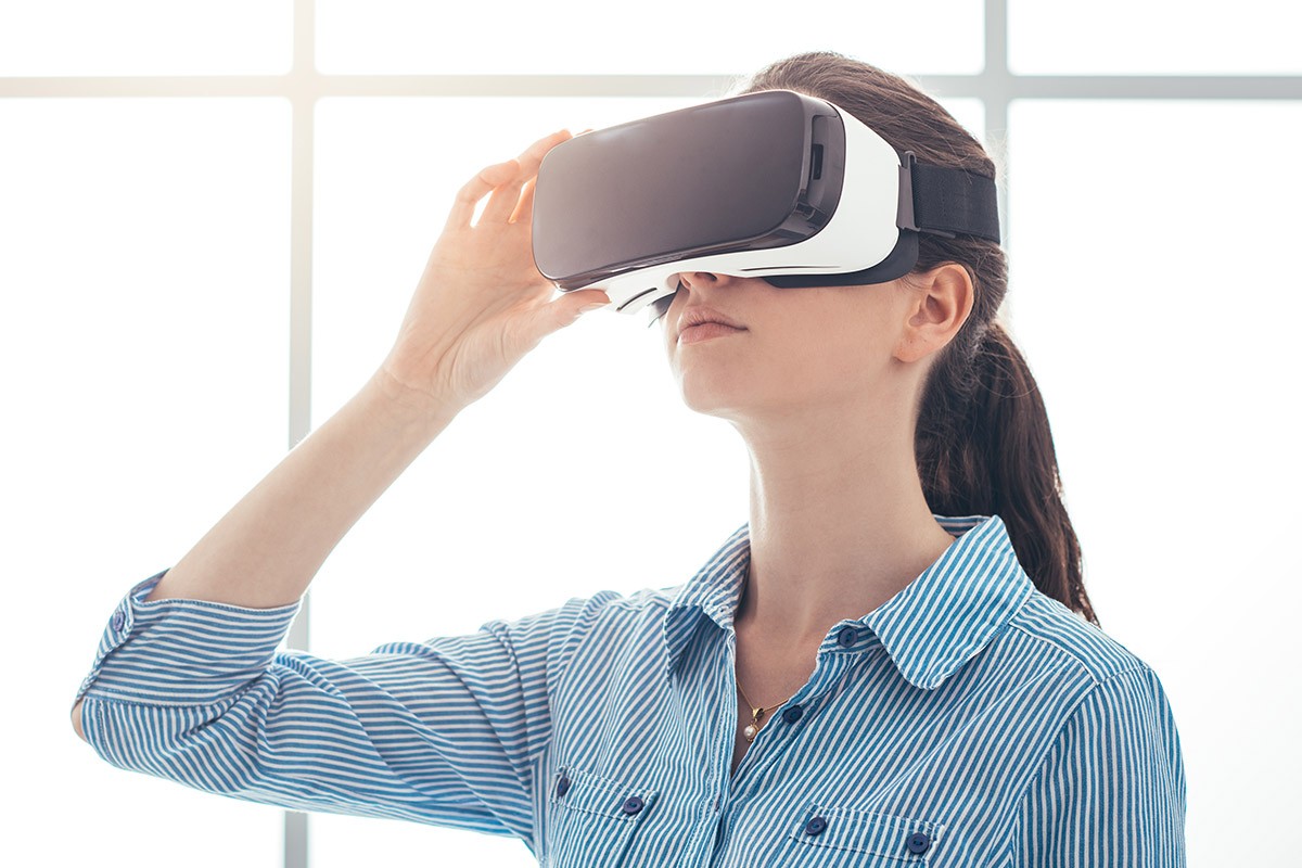 ICT Business | Workplace Transformation Will Boost European AR/VR Spending in 2024